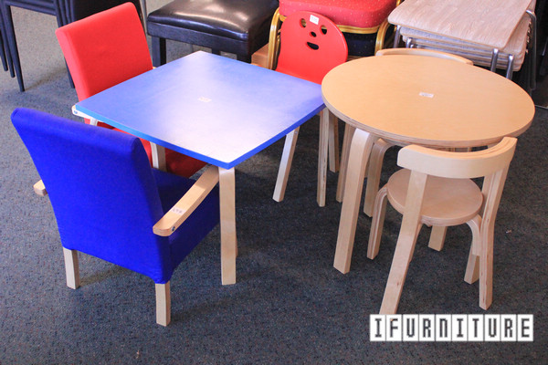 BUZZ Table & Chair Series