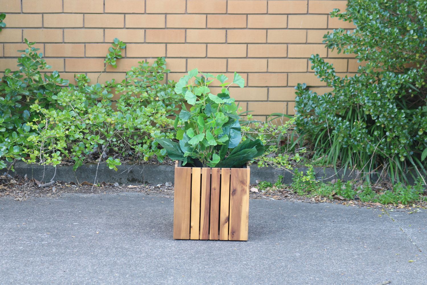 BISTRO Outdoor Square Wooden Pot/Planter (34x34x32)