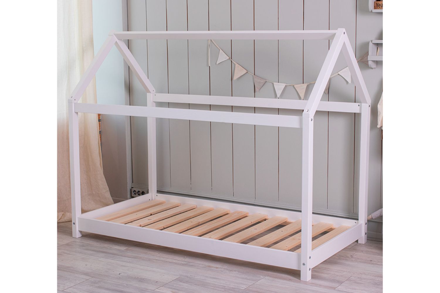 STAR HOUSE Pinewood Bed frame in Single Size (White)