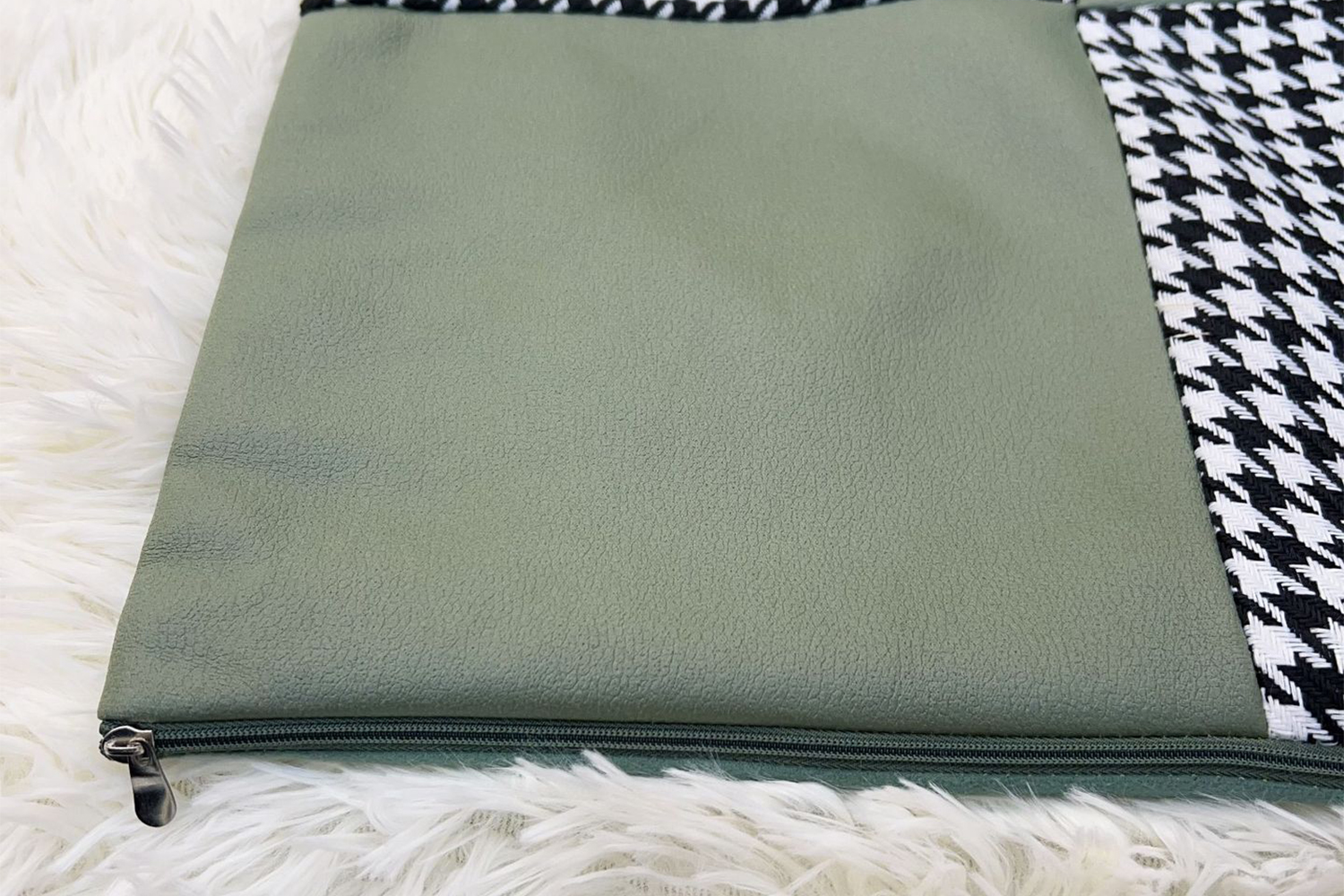 SQUARE Houndstooth Cushion with Inner in Multiple Colours (45x45cm ...