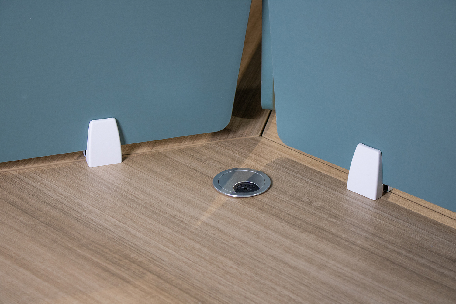 FOCUS Office System 3 Seater Triangle Desks