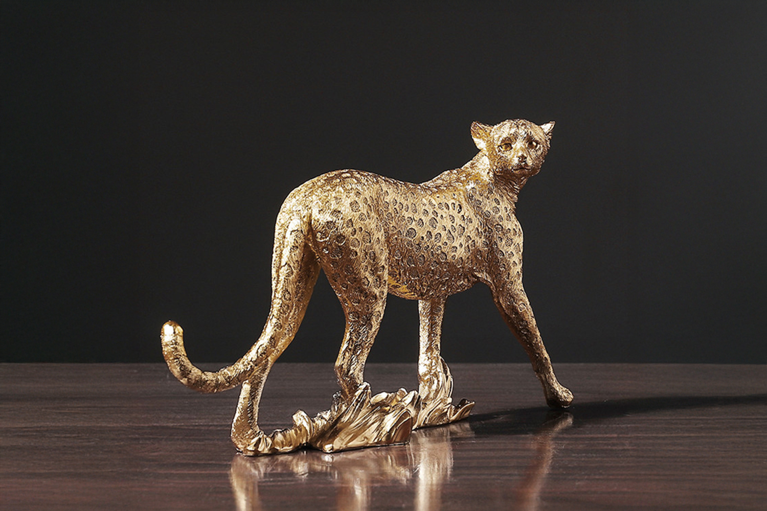 Standing/Sitting Cheetah Statue Decor