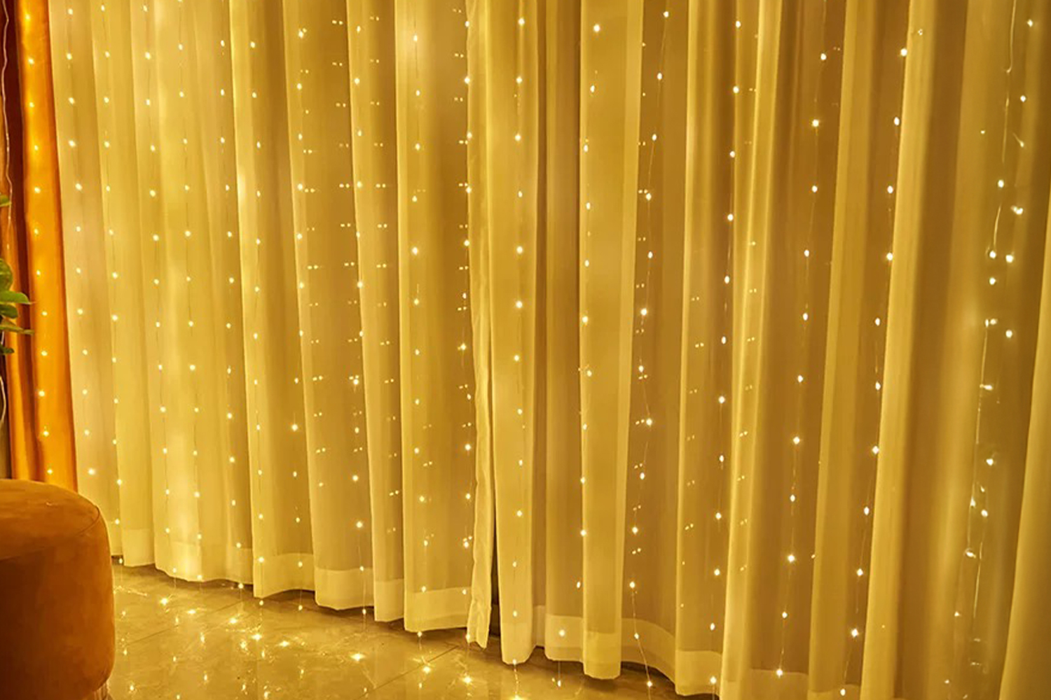 364-001 USB 3x3M LED Curtain Lights with Remote Control