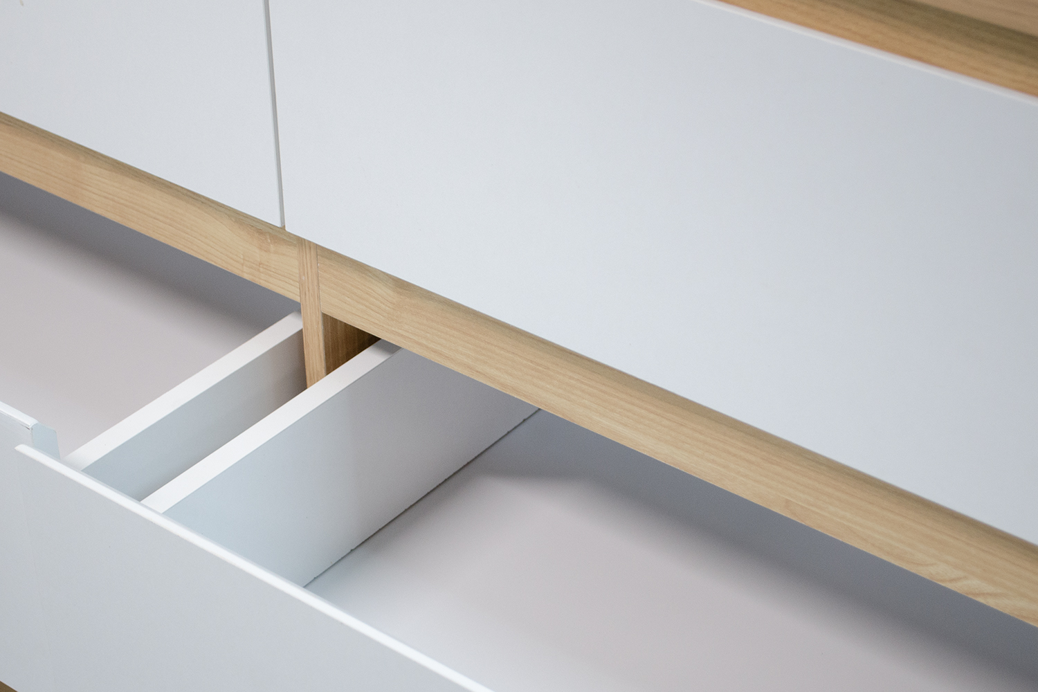 YORU 160 6-Drawer Dresser (Oak & White)